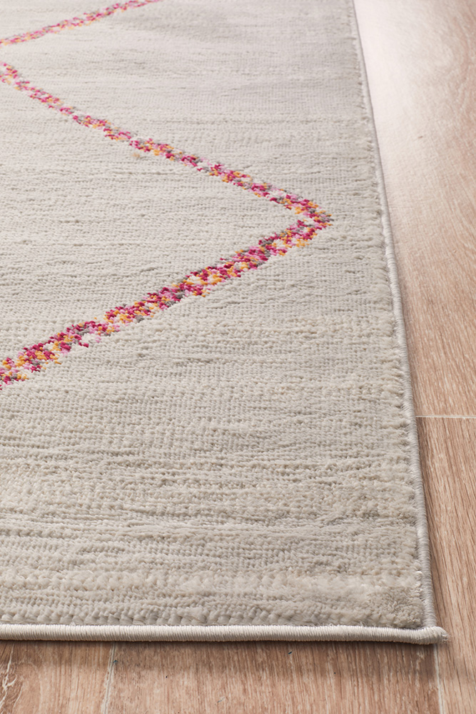 Simple Pattern Design Rug | Carpet Capers | New Moroccan Vibes