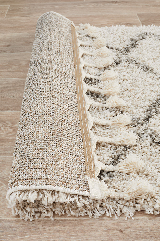Thick Dense Pile Rug: Plush and Elegant Moroccan Design