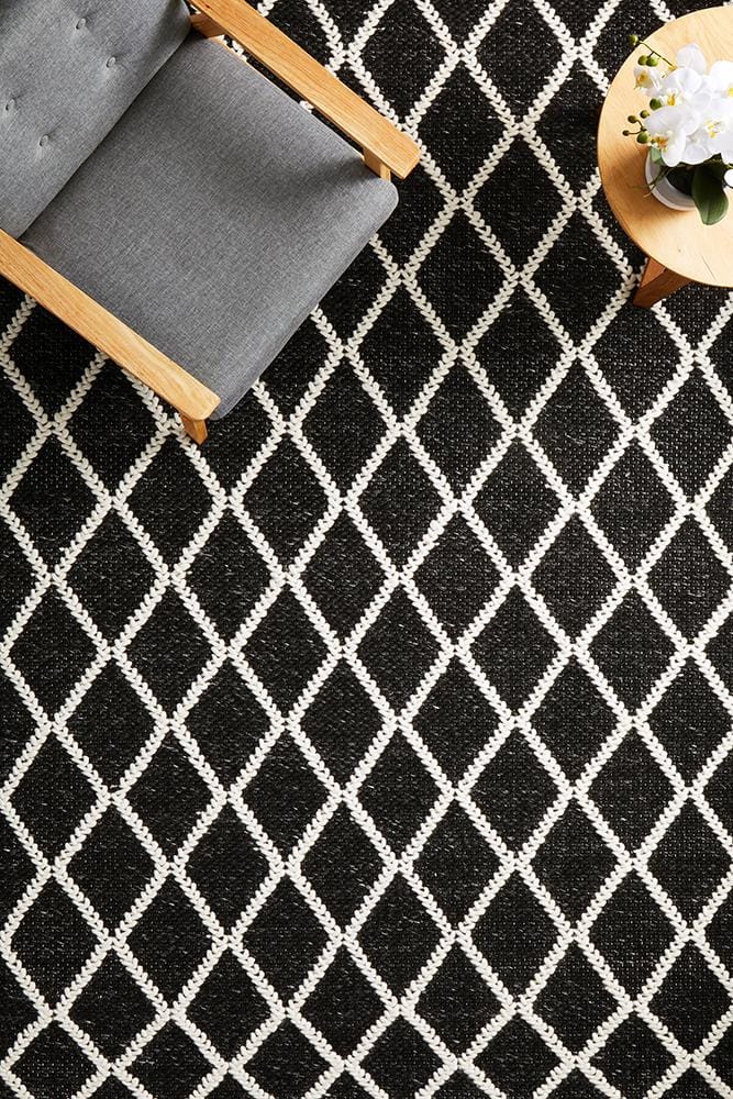 Black White Wool Blend Rug | Carpet Capers | Silky Soft